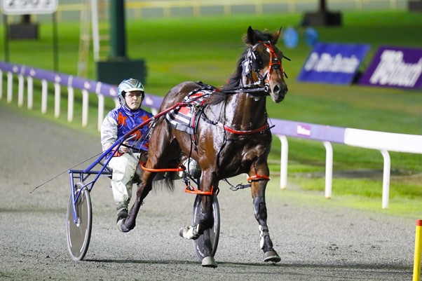 Otis Continues Path To The Derby