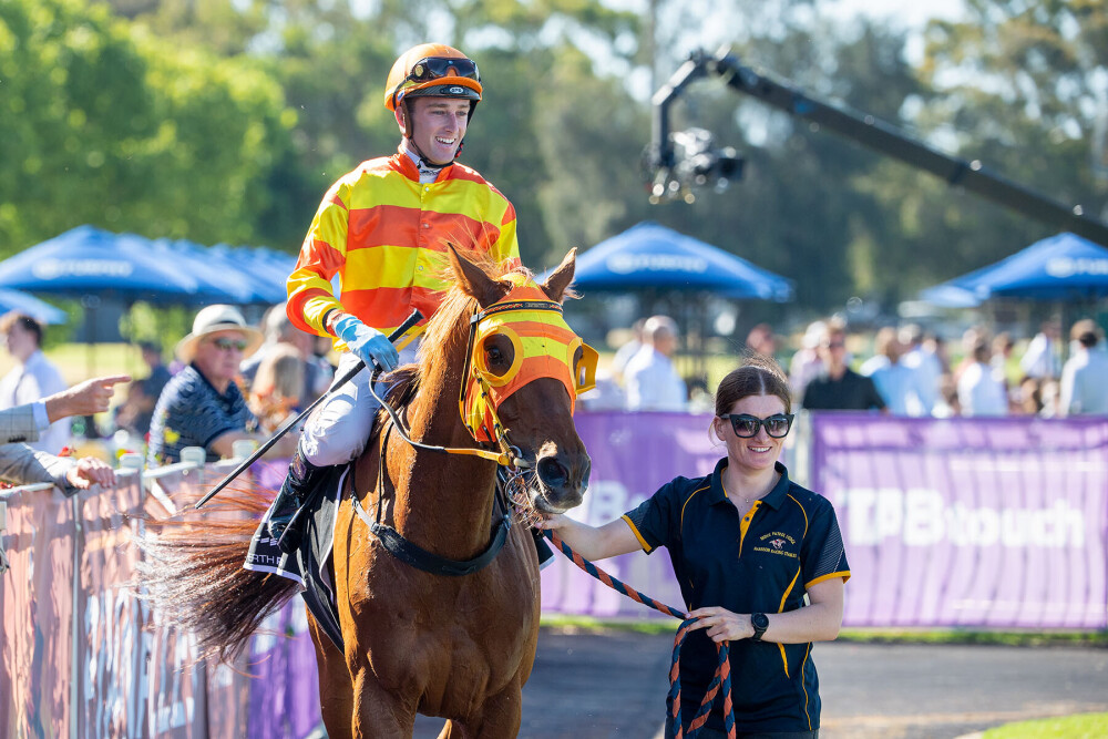 Melbourne Spring Carnival Beckons For Azzopardi
