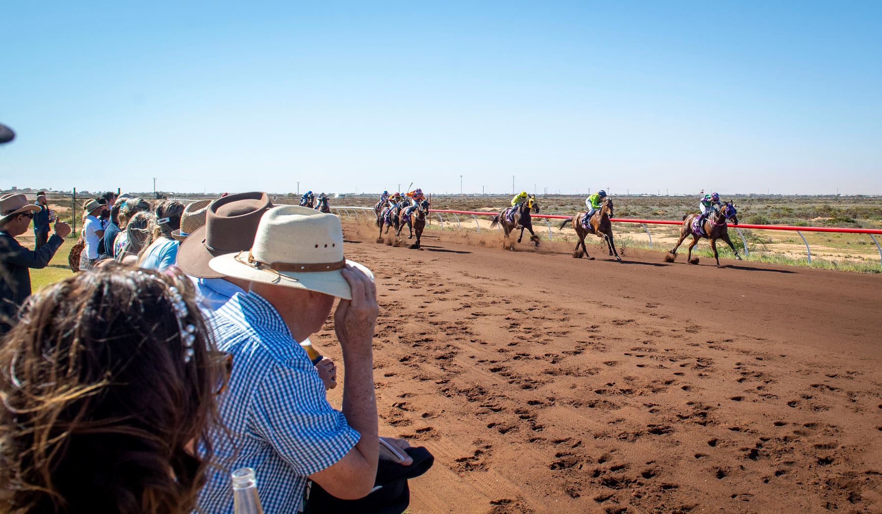 Carnarvon kicks off return to red dirt racing